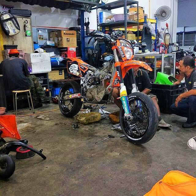 Ktm EGS 200, Motorcycles, Motorcycles for Sale, Class 2B on Carousell