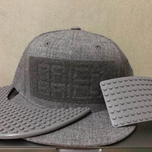 Lego Brick Brick Cap, 興趣及遊戲, 玩具 & 遊戲類 - Carousell