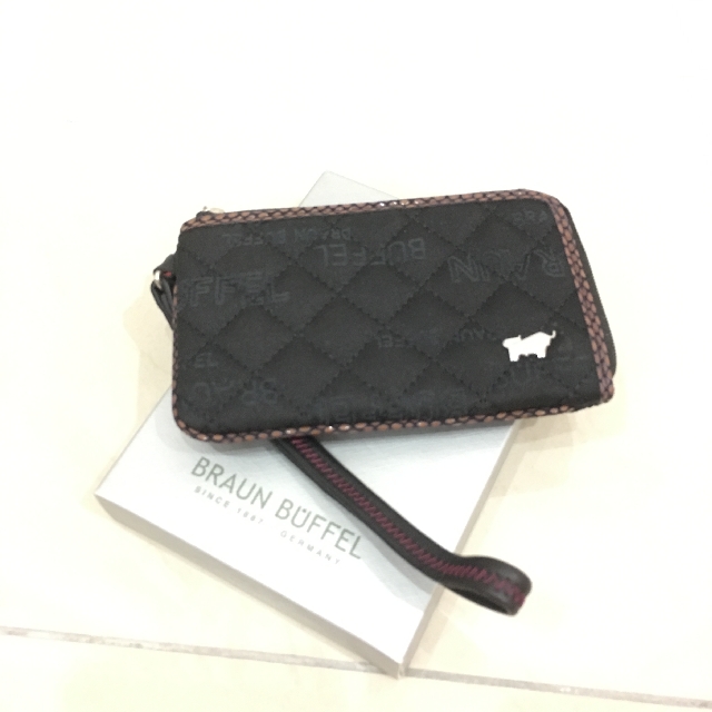 Braun Buffel Mobile Phone Pouch, Women's Fashion, Bags & Wallets ...