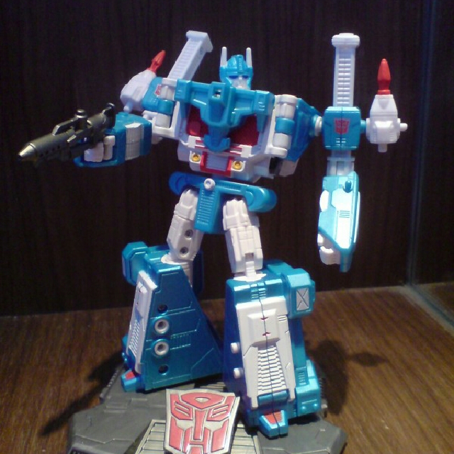 Transformers Titanium Ultra Magnus Diecast Wow, Hobbies & Toys, Toys ...