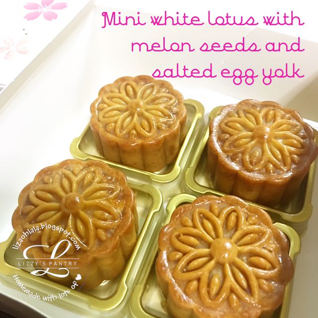 Confirm Halal Mini Traditional mooncake, Food & Drinks, Packaged ...