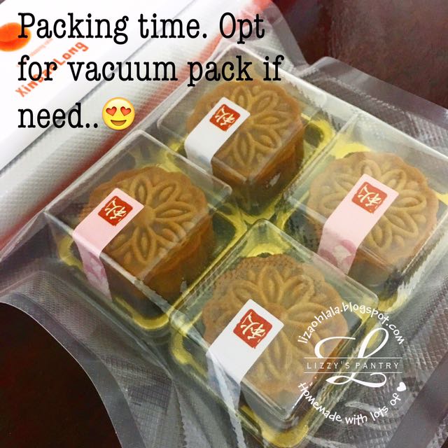 Confirm Halal Mini Traditional mooncake, Food & Drinks, Packaged ...