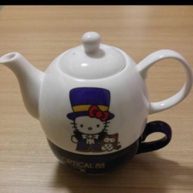 Hello kitty Teapot limited Edition, Hobbies & Toys, Toys & Games on ...
