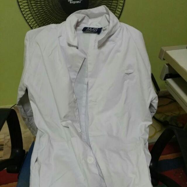 NUS lab coat (XS) , Everything Else on Carousell