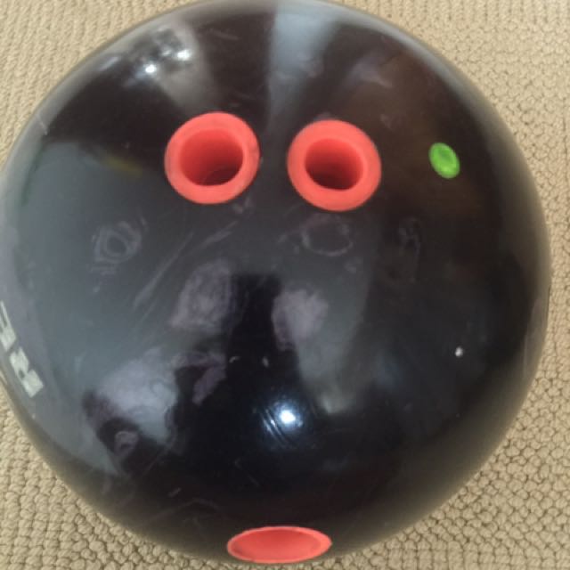 Motiv Revolt Bowling Ball, Sports Equipment, Sports & Games, Billiards ...
