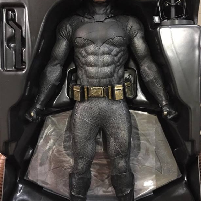 Hottoys Hot Toys BVS Batman Tech Cowl Version With Additional Unreal ...