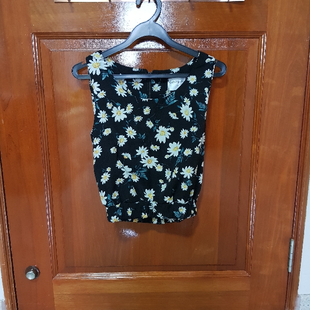 Flower Top, Women's Fashion, Tops, Blouses on Carousell