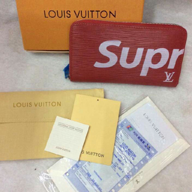 Lv Supreme Wallet, Women's Fashion, Bags & Wallets, Purses & Pouches on ...