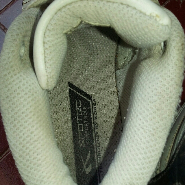 Sepatu Putih (Spotec), Fesyen Wanita, Sepatu di Carousell