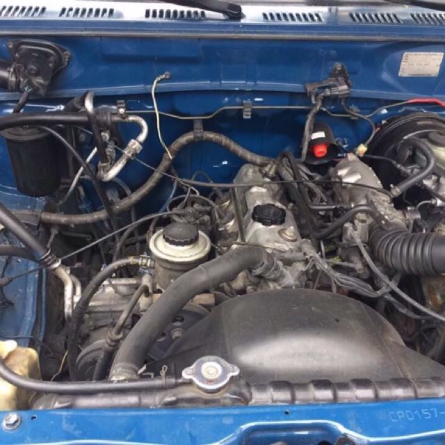 2000 model Toyota revo dlx, Cars for Sale on Carousell