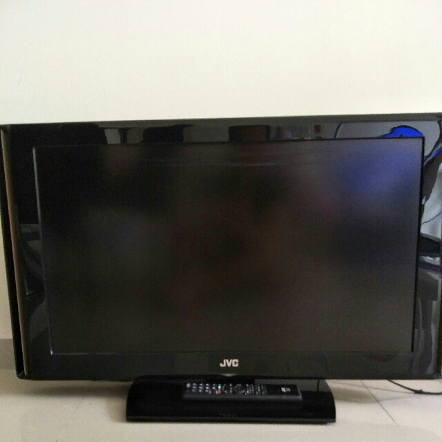 32" JVC Led TV, TV & Home Appliances, TV & Entertainment, TV on Carousell