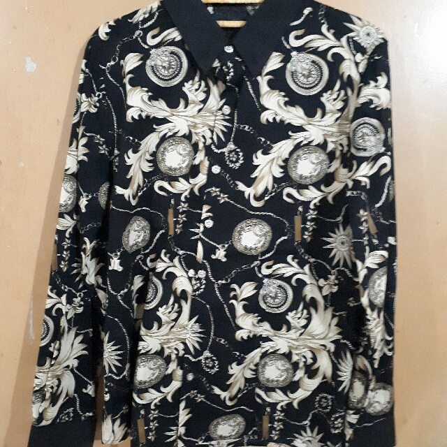 Hem Batik Motif Api, Fesyen Pria, Pakaian di Carousell