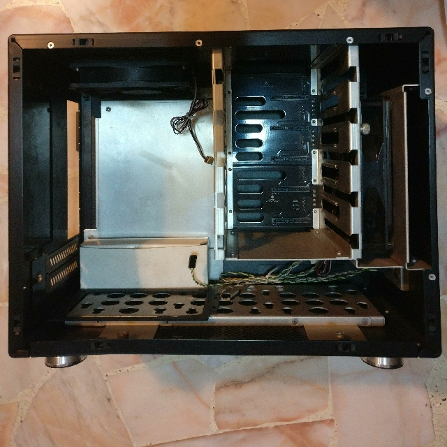 Lian Li PC-Q25 Mini-ITX NAS Chassis, Computers & Tech, Parts ... Lian Li PC-Q25 Mini-ITX NAS Chassis, Computers & Tech, Parts ...