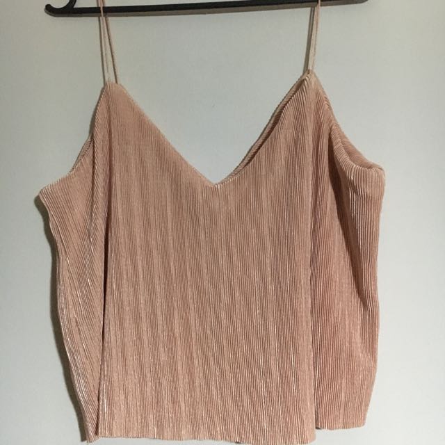Spaghetti crop top, Women's Fashion, Tops, Sleeveless on Carousell