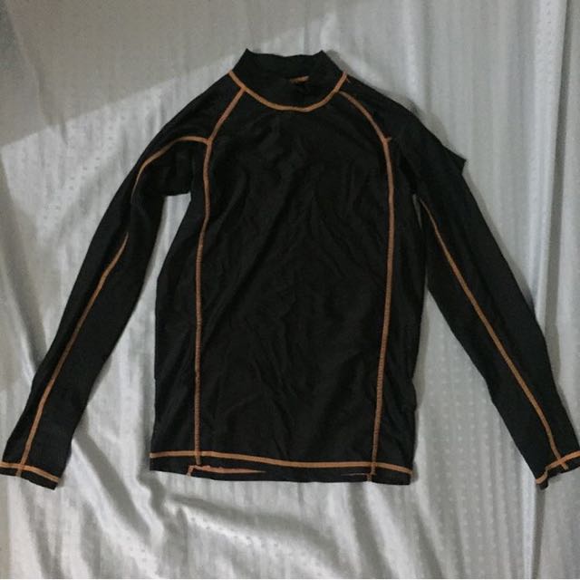 Rash guard Black, Women's Fashion, Swimwear, Rash guard on Carousell
