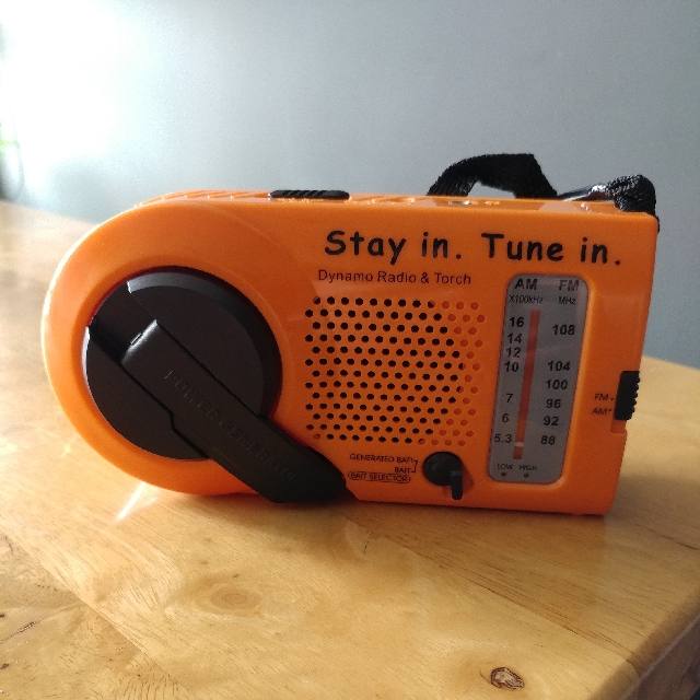 Emergency Hand Crank Dynamo rechargeable Radio Torch, Audio, Portable ...