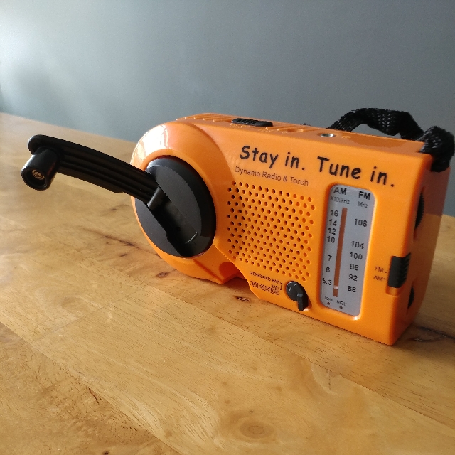 Emergency Hand Crank Dynamo rechargeable Radio Torch, Audio, Portable ...