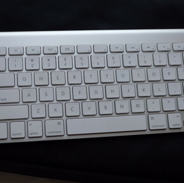 Apple Magic Keyboard - Bluetooth, 電腦＆科技, 電腦周邊及配件, 電腦鍵盤及相關產品 - Carousell