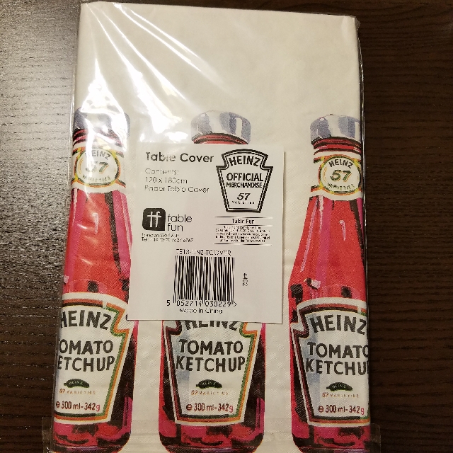 Heinz Tomato Ketchup table cover 120cm X 180cm, 傢俬＆家居, 廚具和餐具, 食物整理及儲存 ...