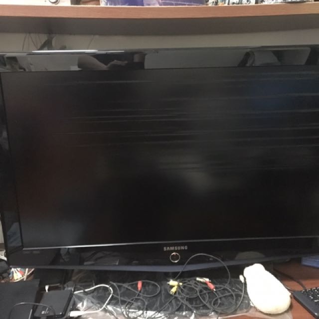 Samsung 40 inch flatscreen TV, TV & Home Appliances, TV & Entertainment ...