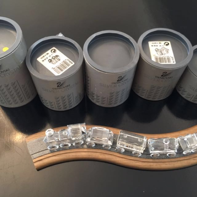 Swarovski Crystal train set with the Swarovski display track, 興趣及遊戲, 收藏 ...