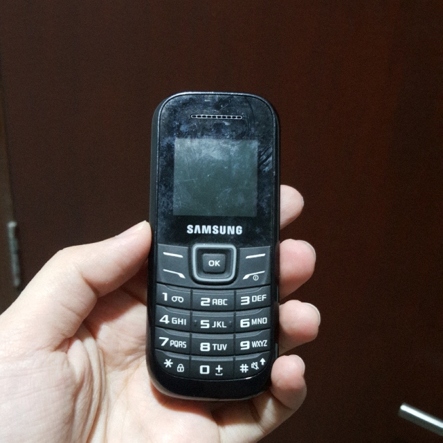 Basic Samsung Phone, Mobile Phones & Gadgets, Mobile & Gadget ...