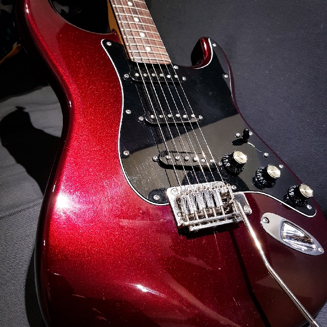 Fender Strat Limited Edition Metallic Red Mia, Hobbies & Toys, Music ...