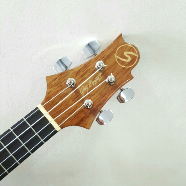 Greg Bennett Ukulele UK-50/NS, Hobbies & Toys, Music & Media, Musical ...