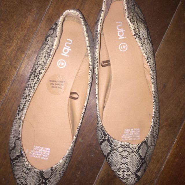 Rubi/Cotton on Shoes, Women's Fashion, Footwear, Sneakers on Carousell