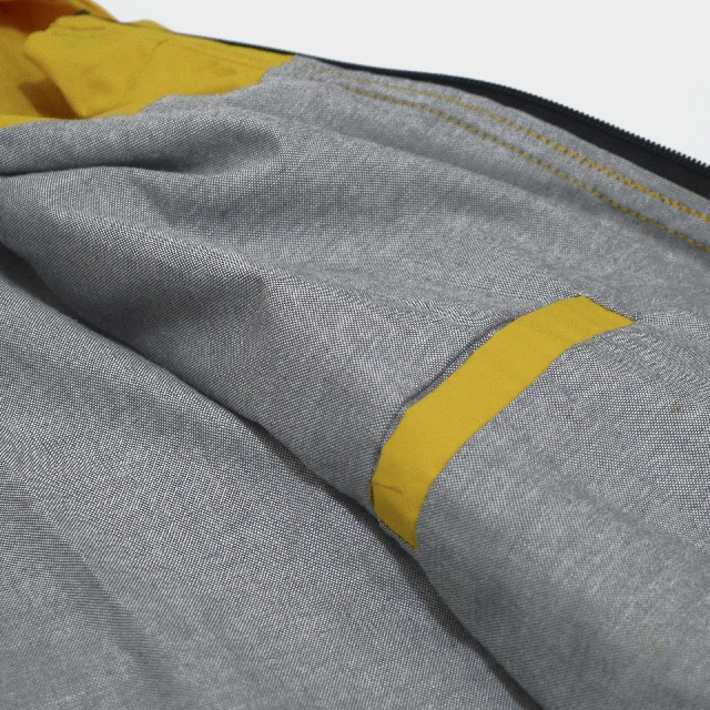 ame rain coat, Fesyen Pria, Pakaian di Carousell