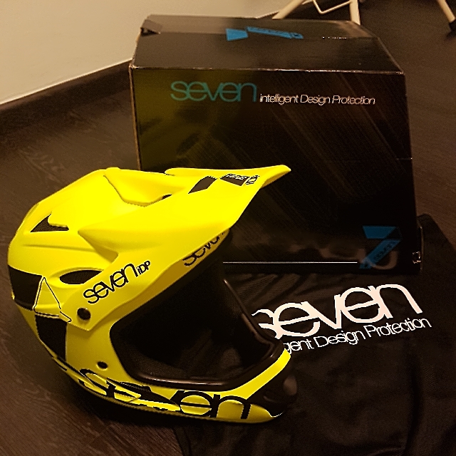 Brand New 7IDP full face MTB helmet, Sports Equipment, Bicycles & Parts ...