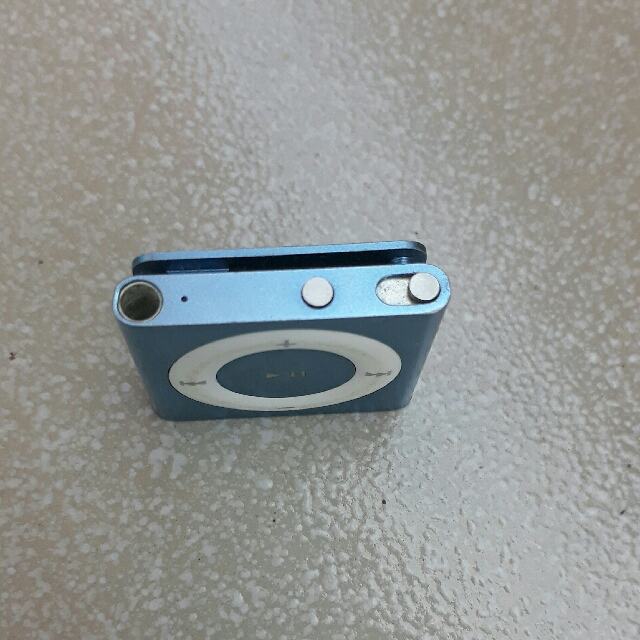 Original Apple Ipod Shuffle 4th gen, Audio, Portable Audio Accessories ...