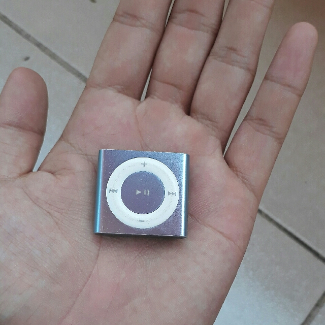 Original Apple Ipod Shuffle 4th gen, Audio, Portable Audio Accessories ...