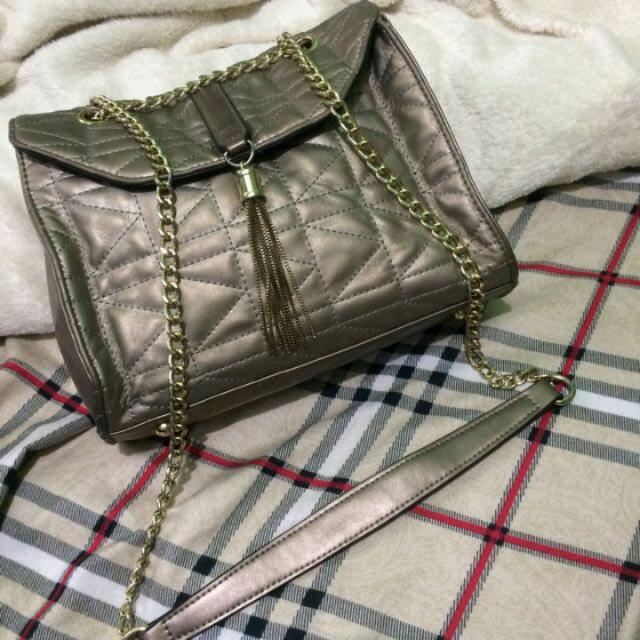 Dusto England Brand, Women's Fashion, Bags & Wallets, Beach Bags on ...