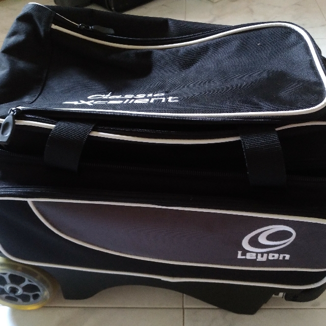 Leyon 2 balls bowling bag, Sports Equipment, Sports & Games, Billiards & Bowling on Carousell