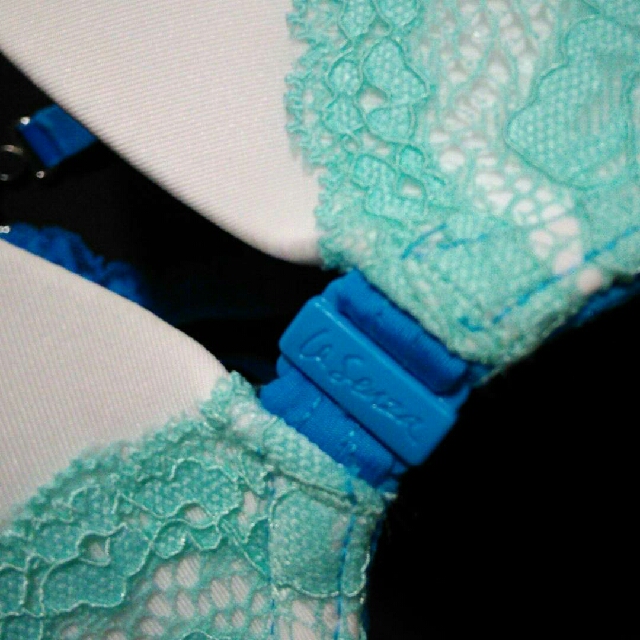 Authentic La Senza The Show Off Plus Size Bra 36D, Women's Fashion ...