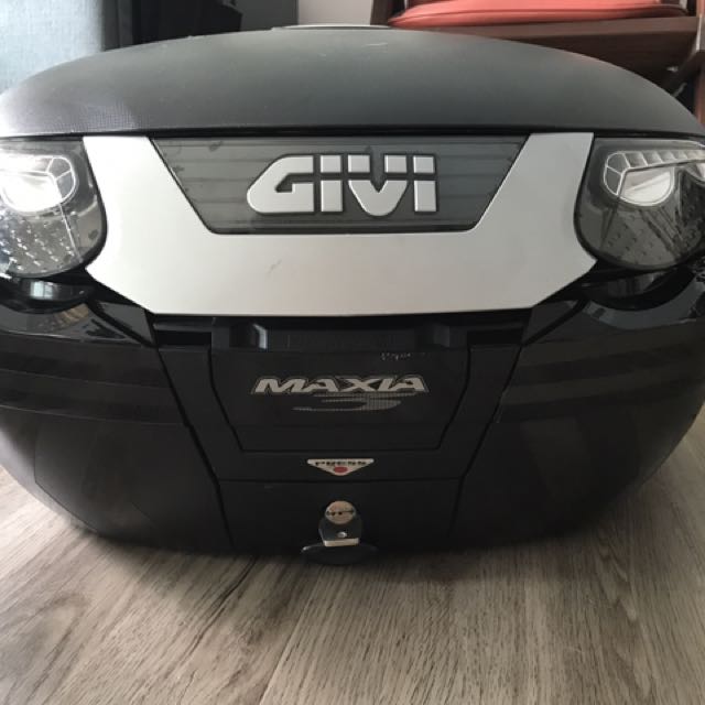 Givi Maxima 3 monokey TOP box with rack, Motorcycles, Motorcycle ...