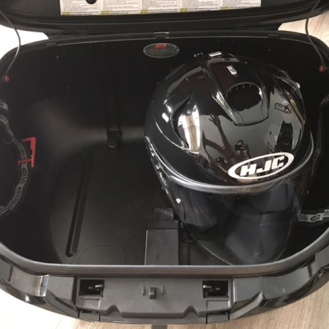 Givi Maxima 3 monokey TOP box with rack, Motorcycles, Motorcycle ...