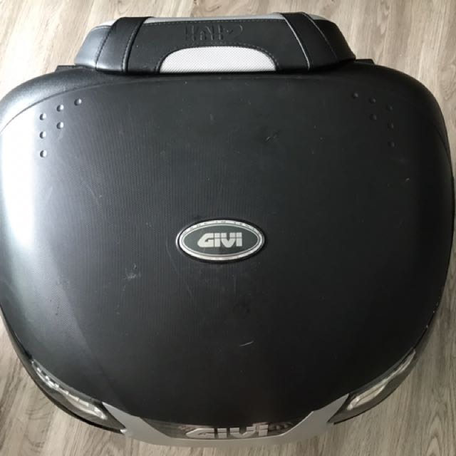 Givi Maxima 3 monokey TOP box with rack, Motorcycles, Motorcycle ...