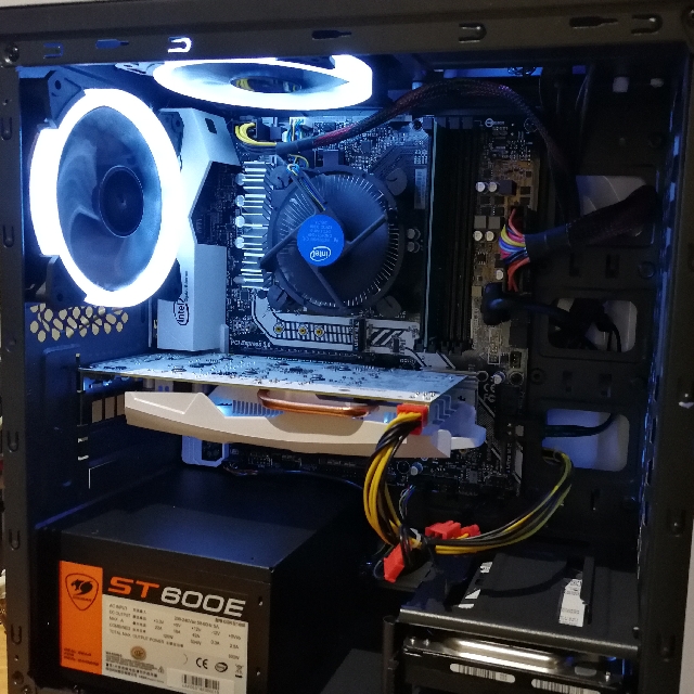 White theme custom gaming pc, Computers & Tech, Desktops on Carousell