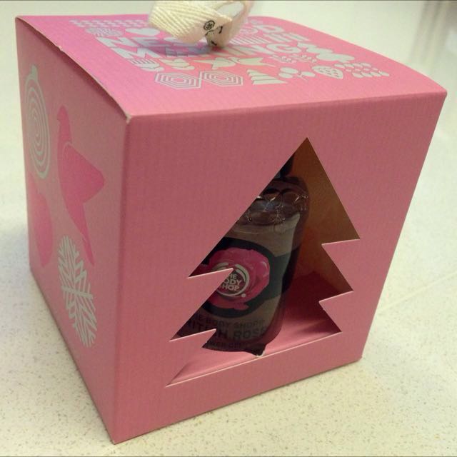 Body Shop Shower Set, Beauty & Personal Care, Face, Face Care on Carousell