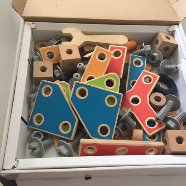 Master builder set, Hobbies & Toys, Toys & Games on Carousell