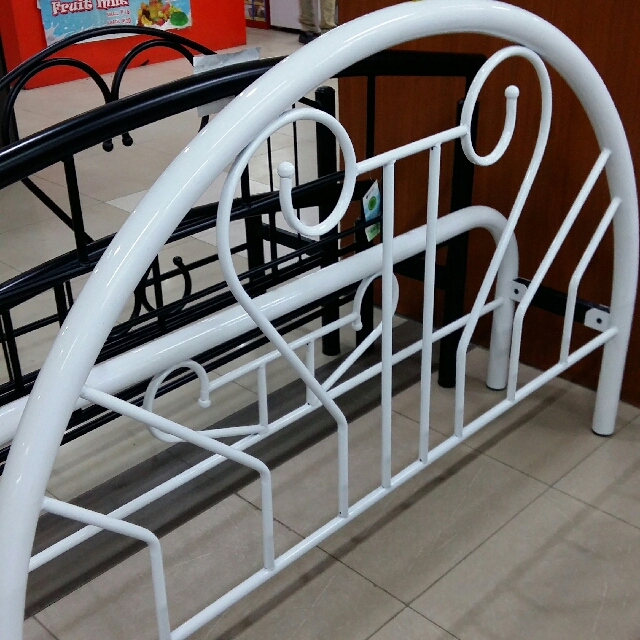 Queen sized Metalbed Frame, Furniture & Home Living, Furniture, Bed Frames & Mattresses on Carousell