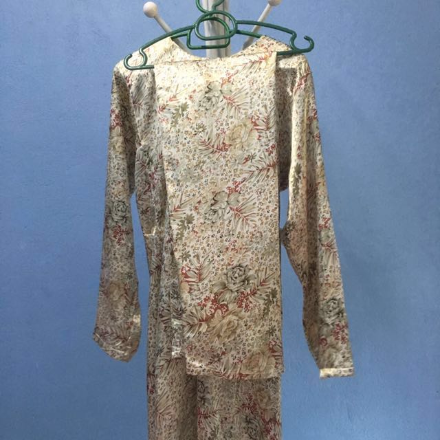 Baju Kurung Pesak, Women's Fashion, Muslimah Fashion, Baju Kurung ...