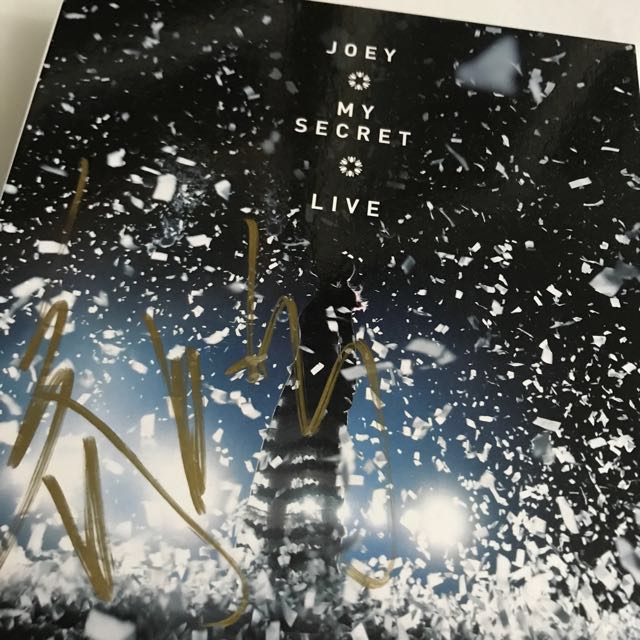 《親筆簽名！》容祖兒My Secret Live CD+DVD, 興趣及遊戲, 音樂樂器 & 配件, 音樂與媒體 - CD 及 DVD ...