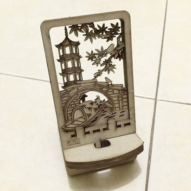 [Mini] Taiwan carton king handphone stand (3 designs), Mobile Phones ...