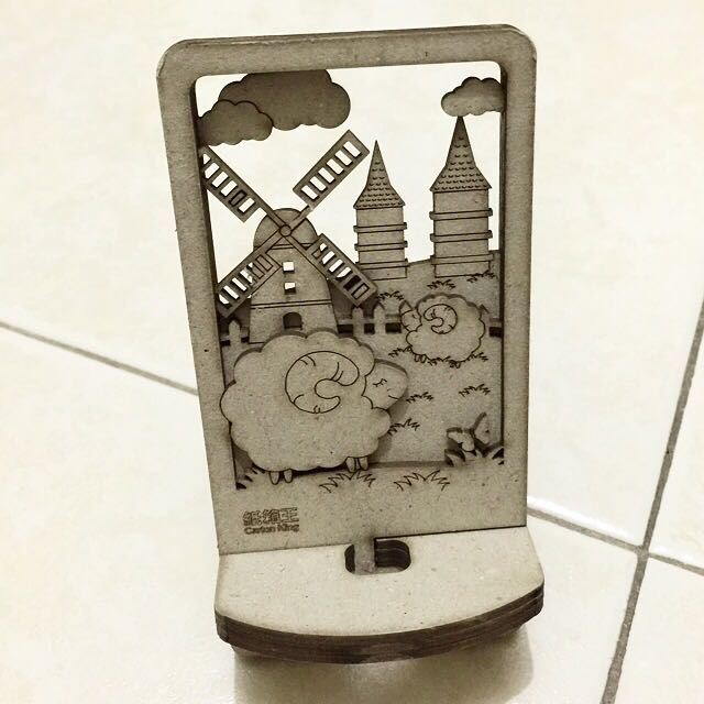 [Mini] Taiwan carton king handphone stand (3 designs), Mobile Phones ...