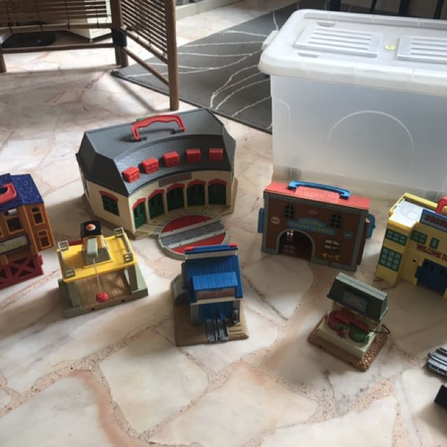 Thomas and friends Take and play series. Tracks, buildings, trains ...