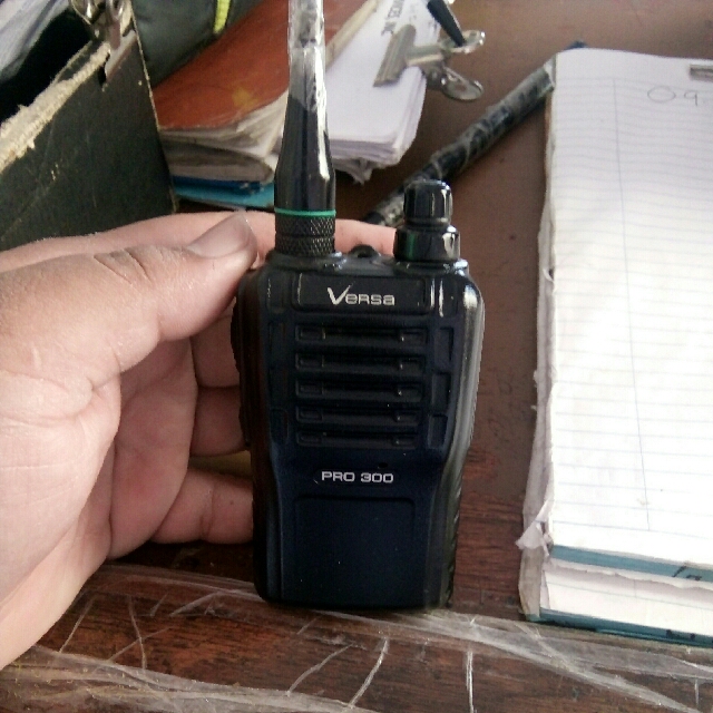versa N radio, Audio, Portable Music Players on Carousell