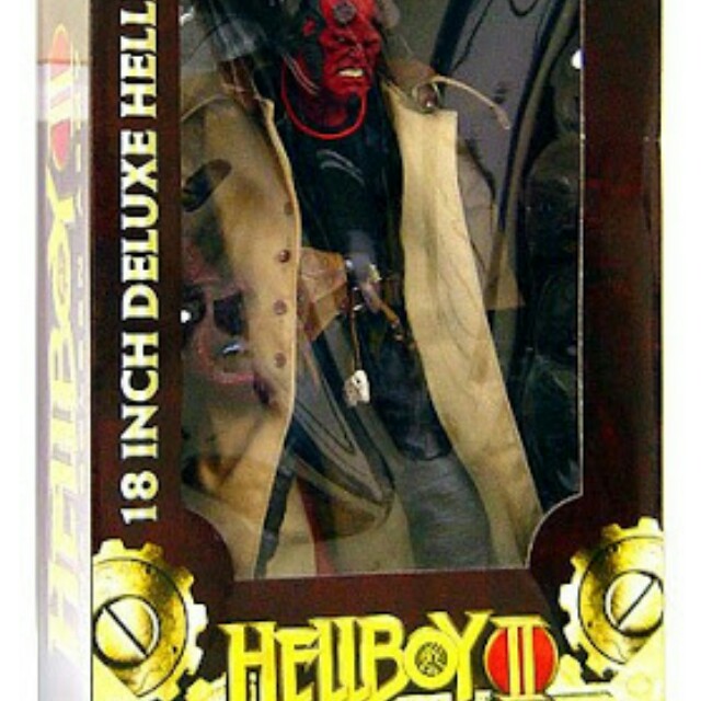 Mezco 18 inch HellBoy huge new original detail figure, Hobbies & Toys ...